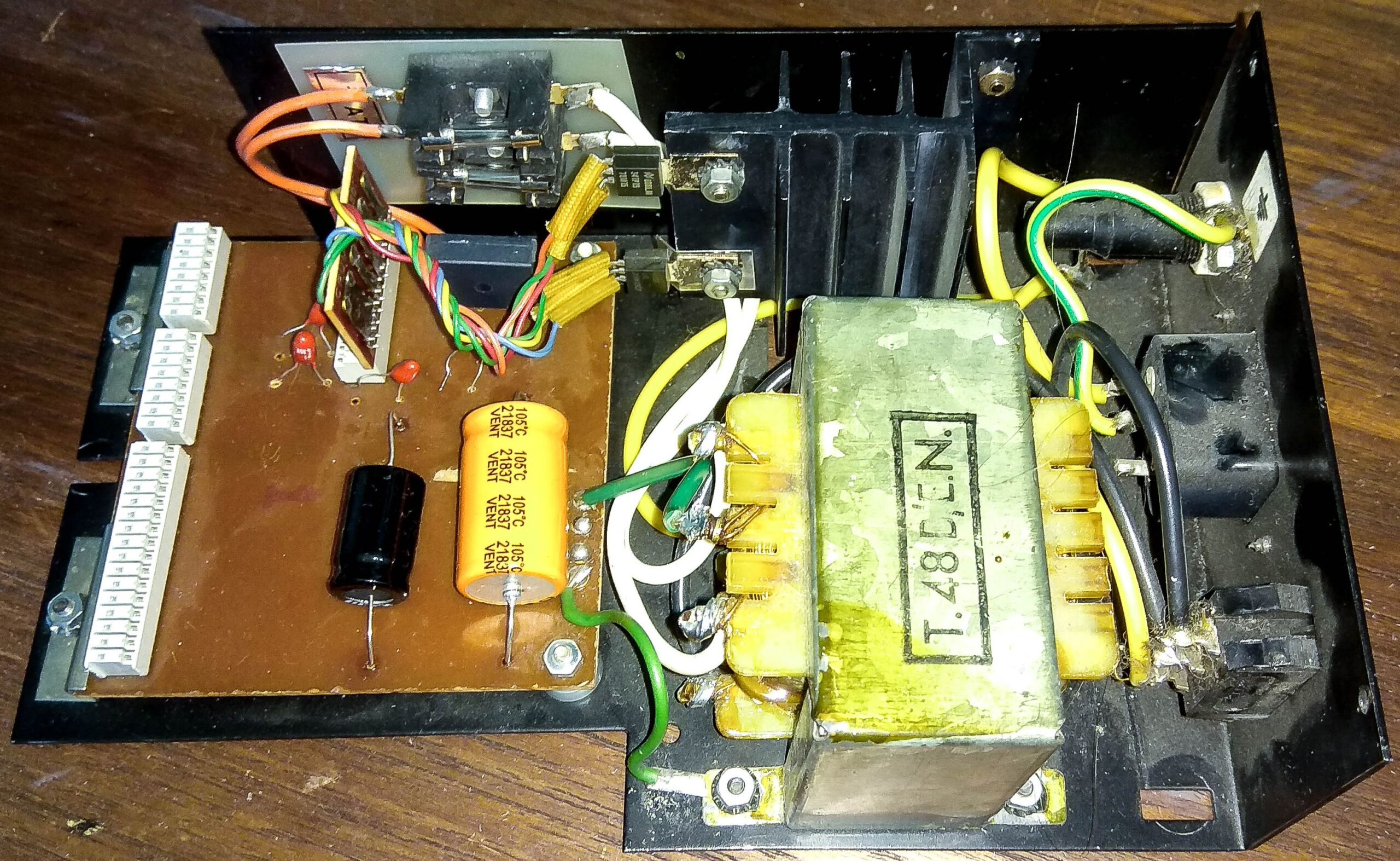 Crumar Organizer T1 / T2 Netzteil - Loco Toys BlogLoco Toys Blog